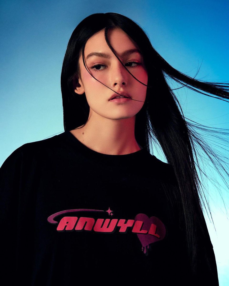 ซีแอลเอส on Twitter: "RT @TheoryofYinWar: IG http://anwyll.co A touch of colour. #ANWYLL #หยิ่นว ...