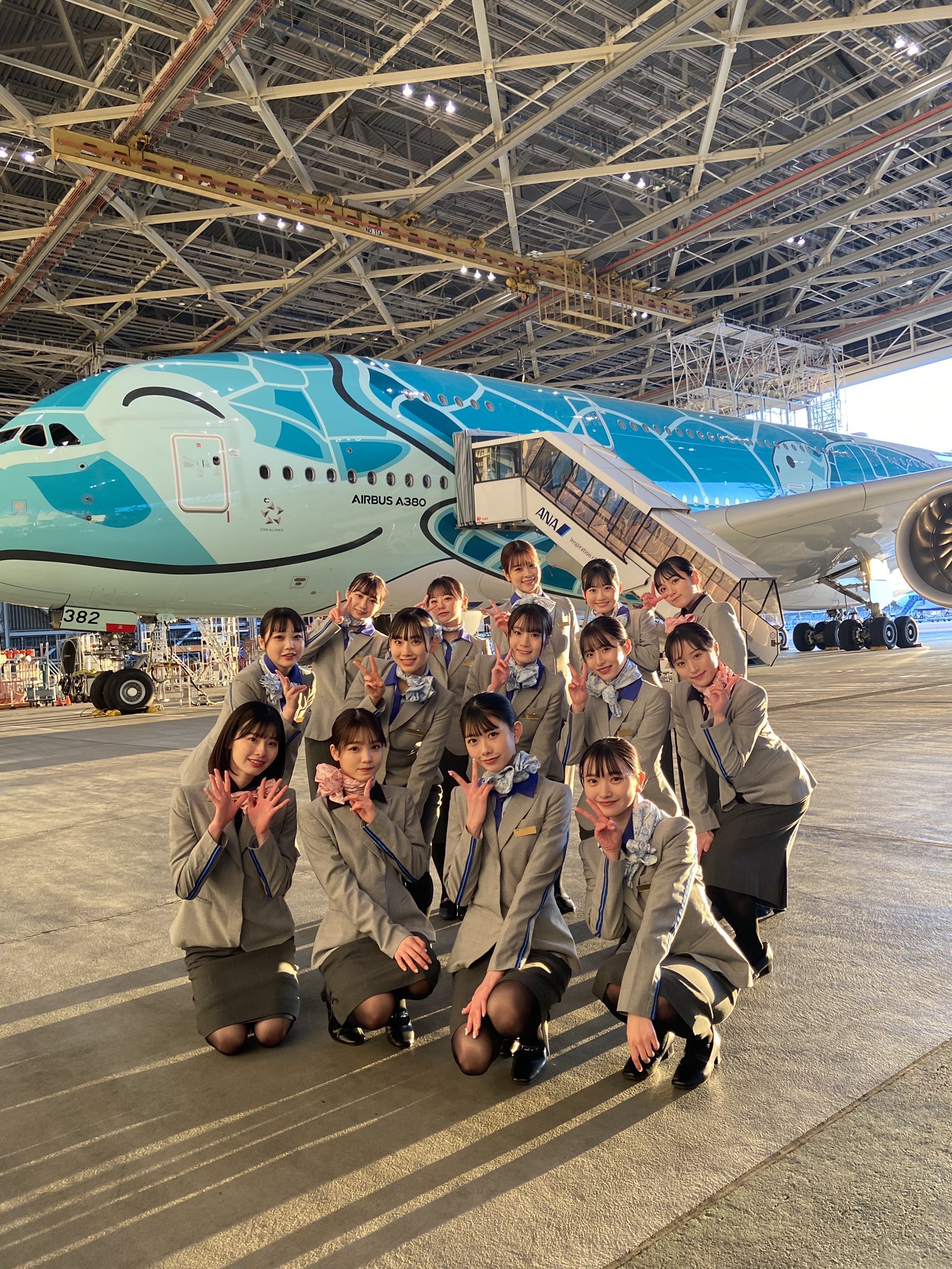 AKB48公式 on Twitter: "「AKB48、最近聞いたよね•••」 今夜もありがとうございました👼🏻 #ANA さん×AKB48 ️ 「#久しぶりのリップグロス」 MVいかがでした ...