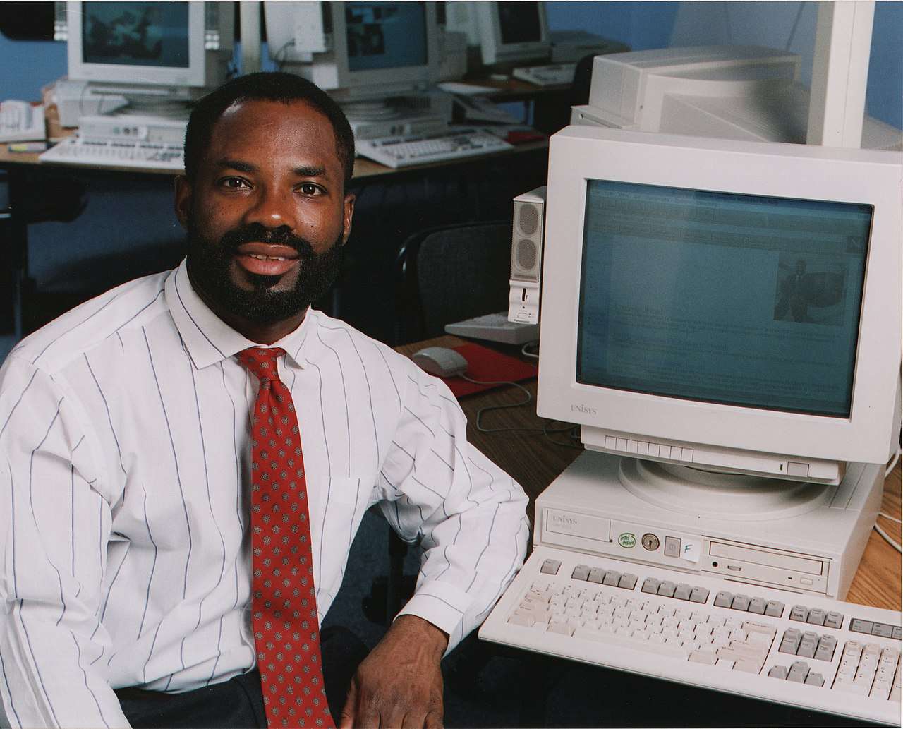 Rafael Higonnet-Faithfull on Twitter: "Philip Emeagwali won the Gordon Bell Prize—the Nobel ...