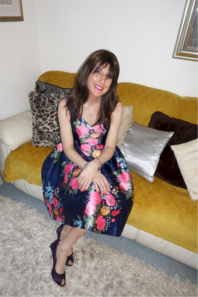 I like this dress @smgteam65 Anya - CD Mistress @anyachangcd