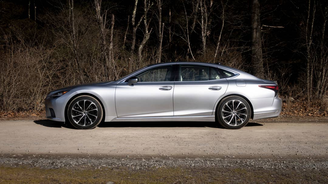 √ 2023 Lexus LS500 √ 3.4-litre Twin-Turbopetrol V6 √ 416bhp/600Nm √ 10 ...