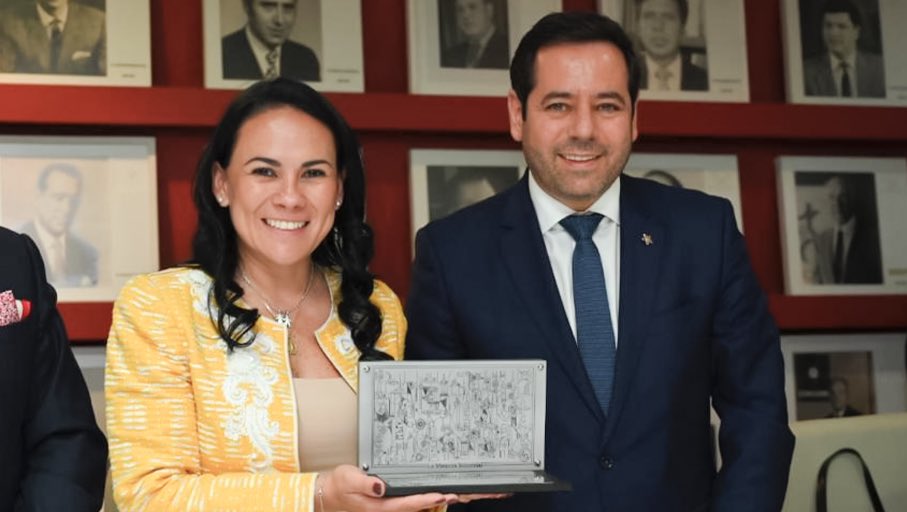 Alejandro Fernández C on Twitter: "Cada sector tiene un papel fundamental para el crecimiento ...