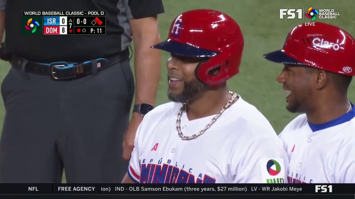 FOX Sports: MLB on Twitter: "The GM of the Dominican Republic gets a hit 🙌 📺: WBC on FS1"