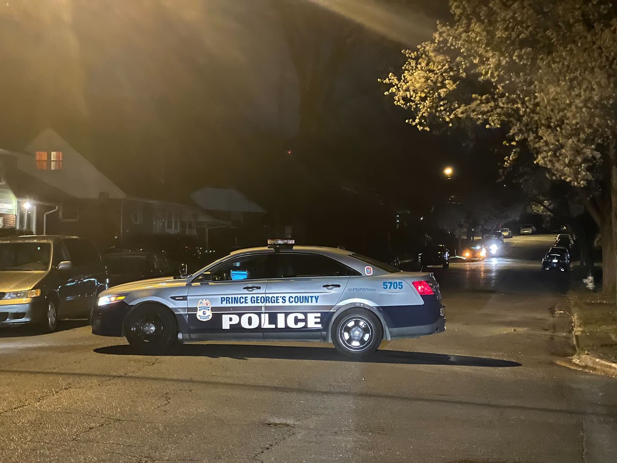Allison Papson On Twitter Breaking Man Shot While Driving A Car