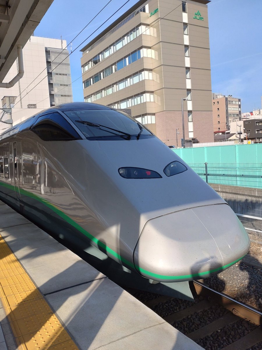 Sudaken＠鉄道 On Twitter 3 1ぶりにe8系と銀つば 銀つば E8系
