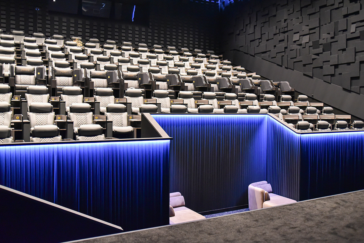 PHILE WEB on Twitter: "109シネマズプレミアム新宿、全席プレミアムシートや新宿エリア初のSCREEN Xなど施設詳細が明らかに https://t.co ...