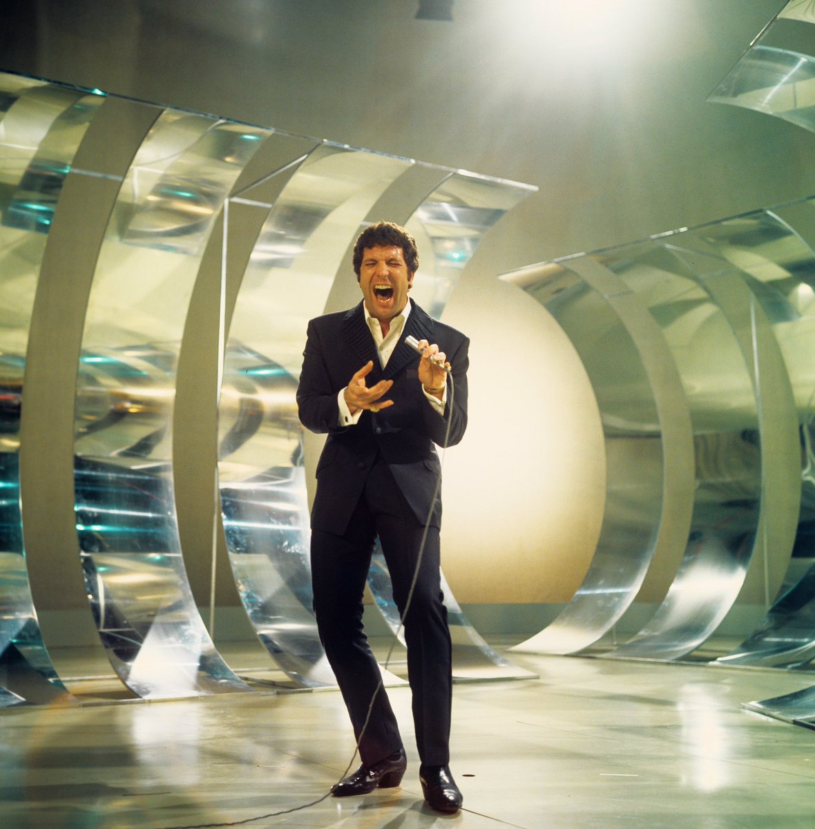 Tom Jones | Biography, News, Photos and Videos | Contactmusic.com