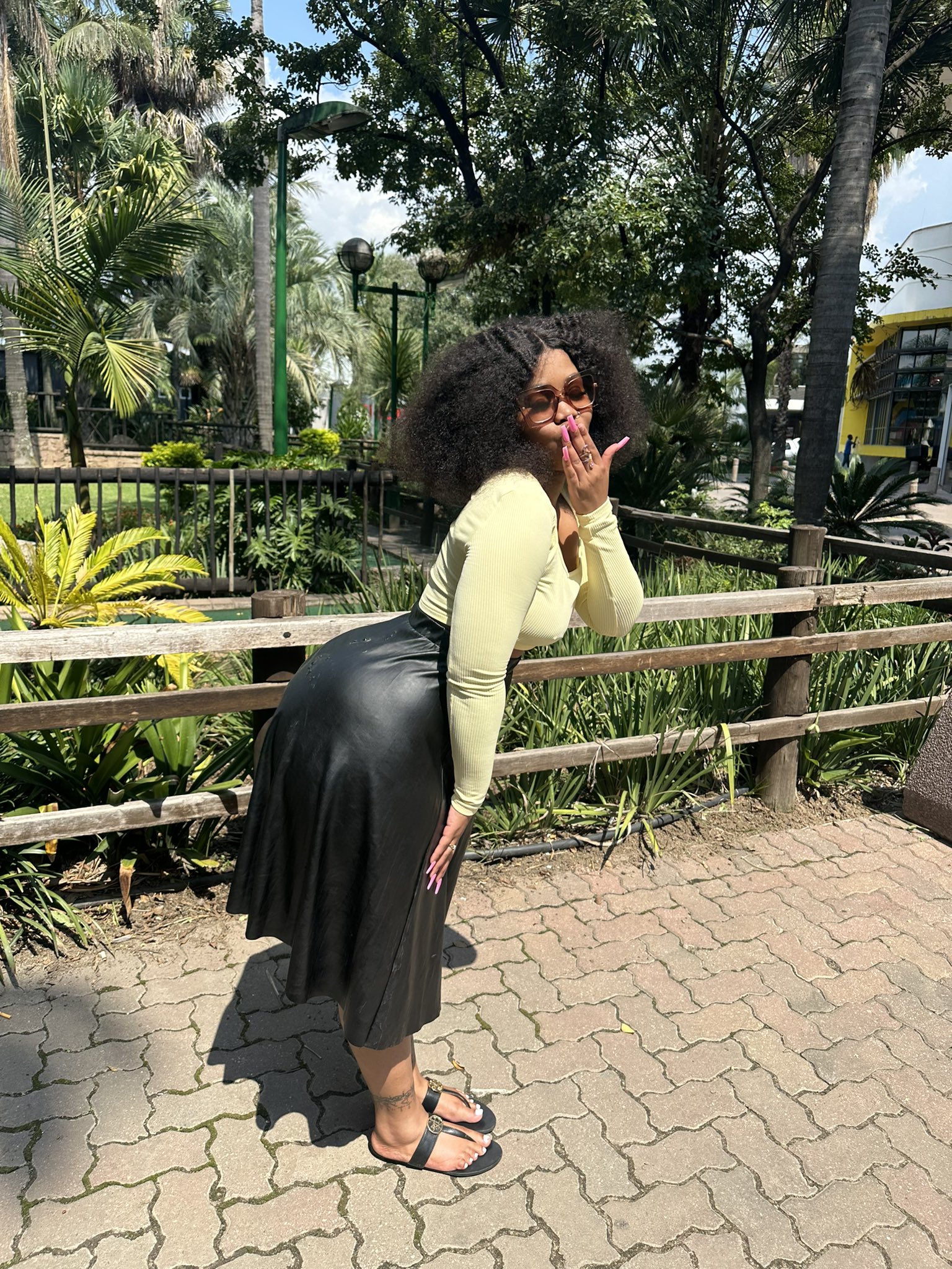 TW Pornstars - 3 pic. XOLI MFEKA🍑😈. Twitter. Black and Yellow 💯. 1:13 ...