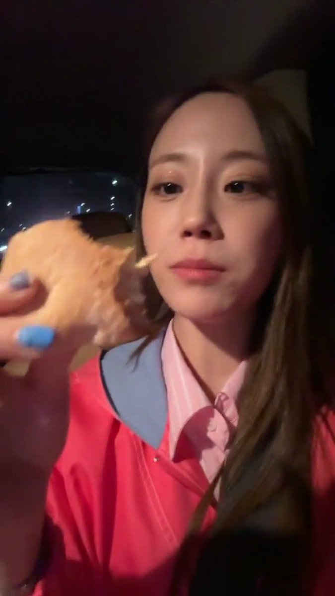 YuTing_(劍道) on Twitter: "RT @KARALAB_TW: 허영지 230315 Instagram Live full ver. 🔗https://youtu.be ...