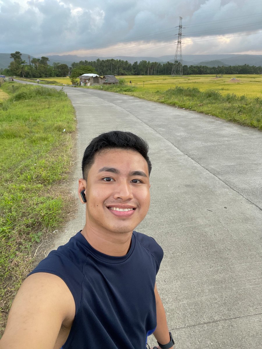 jed on Twitter: "RT @yourboizy: jogging kunwari"