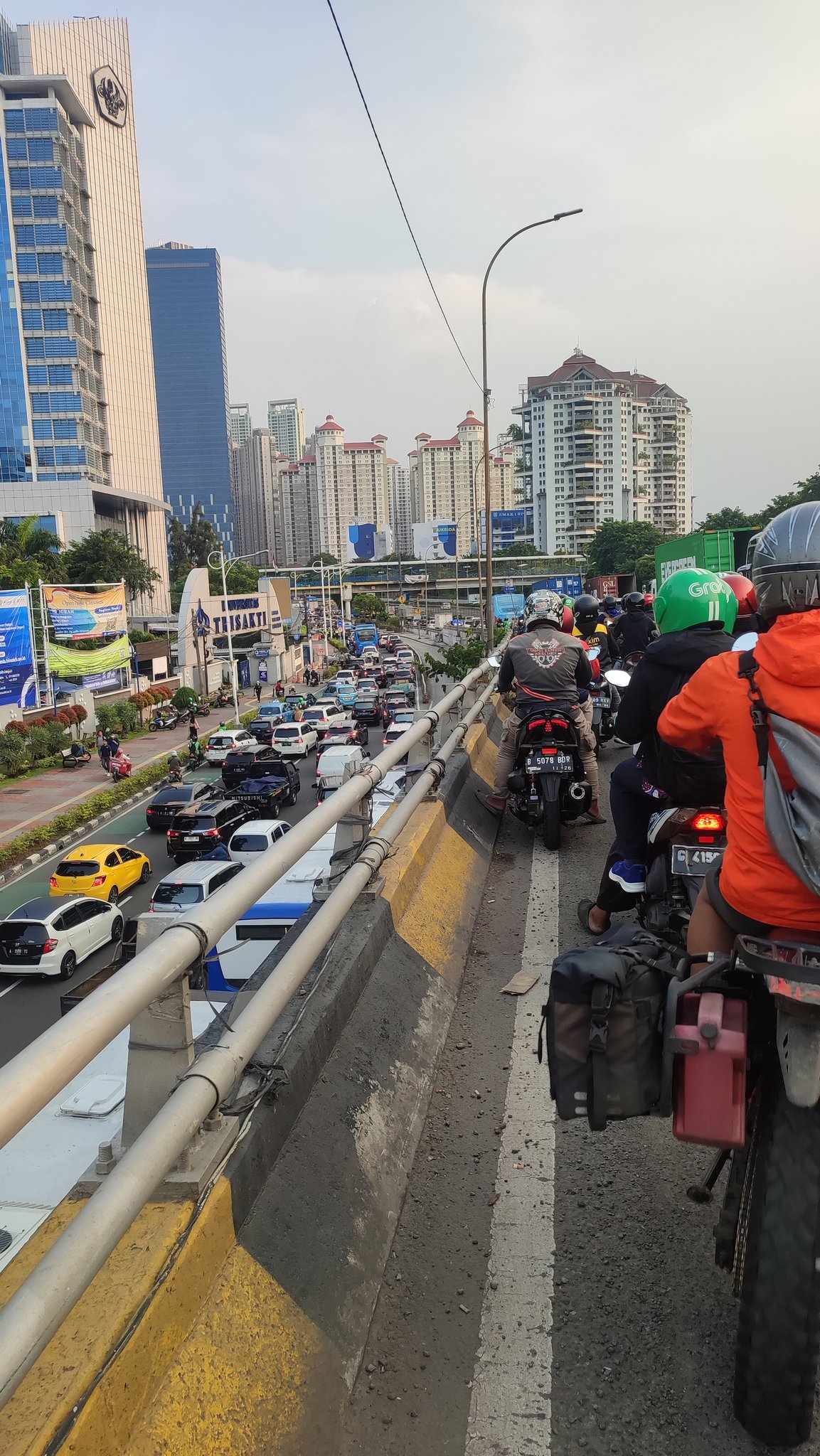 Yo on Twitter: "Subhanallah 🥲 Ngeliat ini jadi inget beberapa hari kerja di jkt ini sering mikir ...