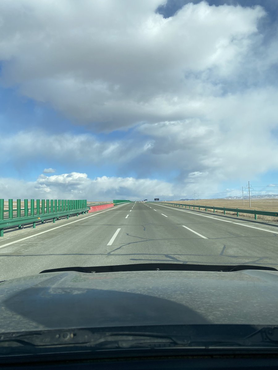 Ganzo On Twitter Явчаад ирэхиймсан гэдэг зураг сайхан амараарай Жиргээ ярих сэдэв ихтэй олон