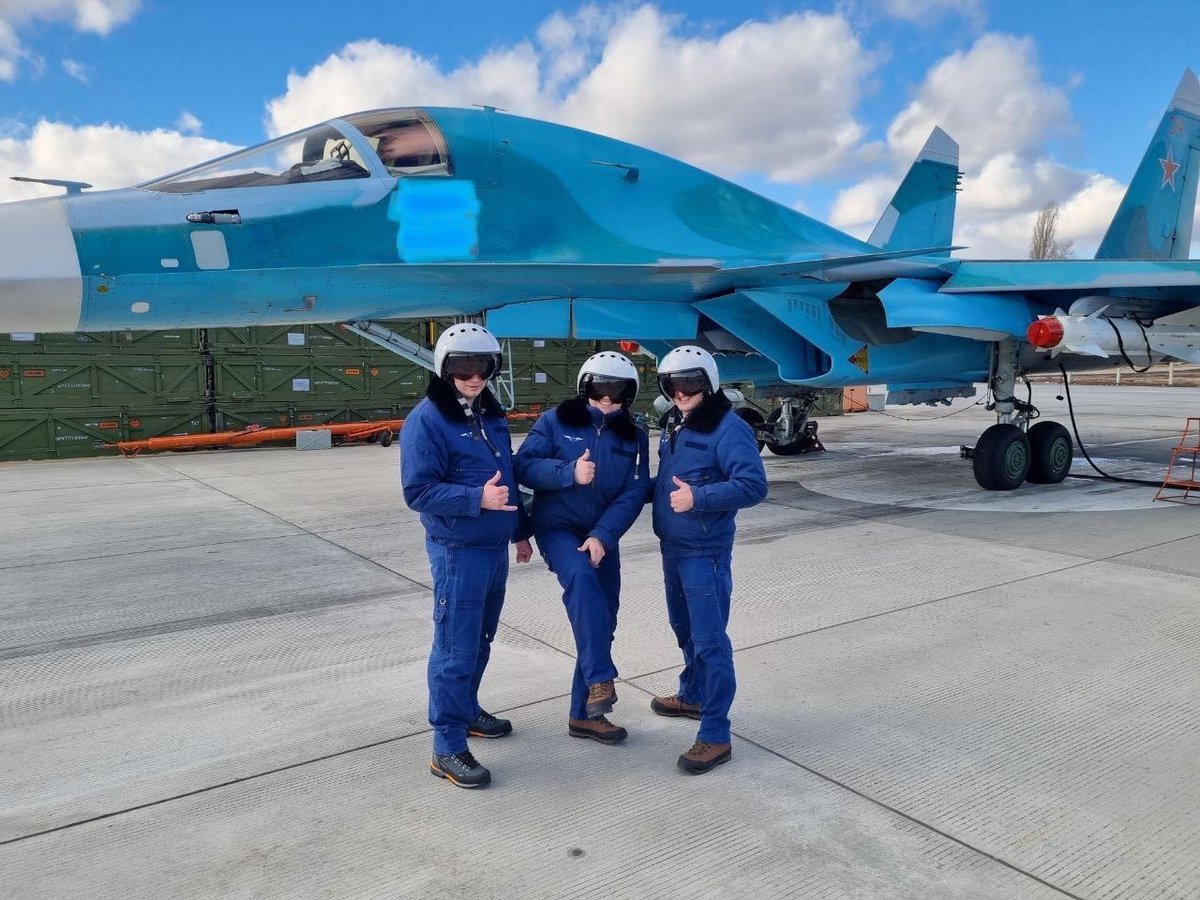 富永浩史 on Twitter: "RT @GuyPlopsky: A photo recently uploaded on Fighterbomber's VK page showing a ...