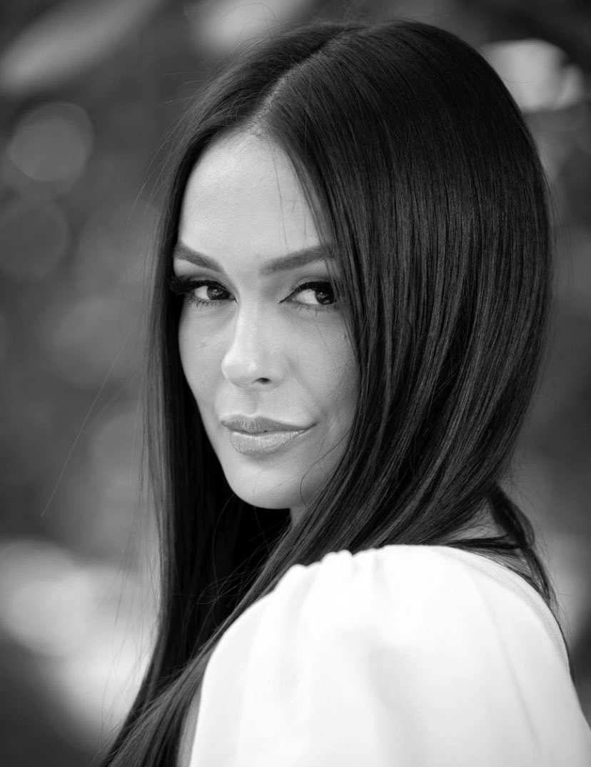lari-ed-on-twitter-rt-larisantosbe-fotos-oficiais-da-lari-p-s
