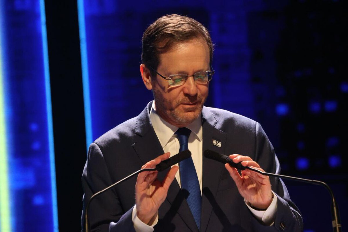 ynet עדכוני on Twitter: "מזכיר הממשלה: "המתווה חד-צדדי, לא הוסכם על הקואליציה". בנט: "זה פתרון ...