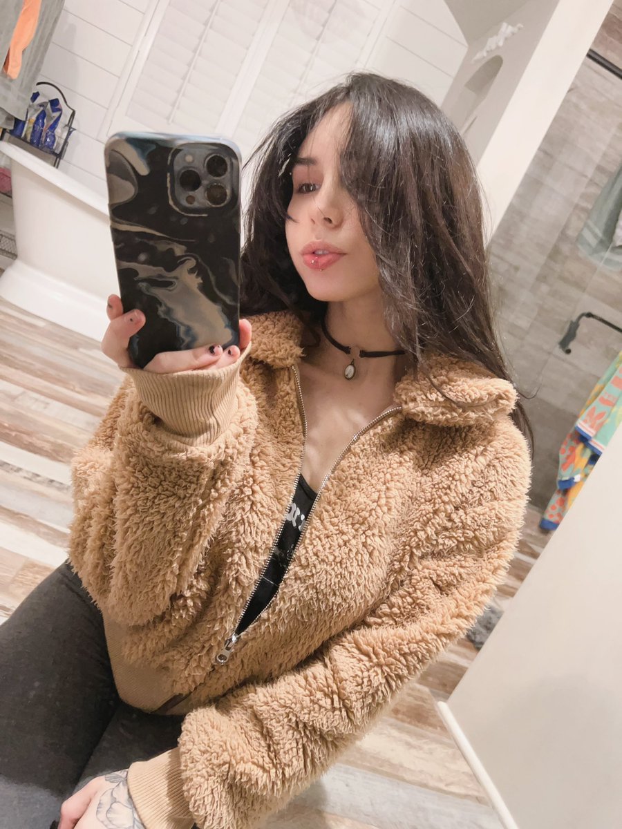 hi 🥀 kiwi 🥀 @kiwithesmol