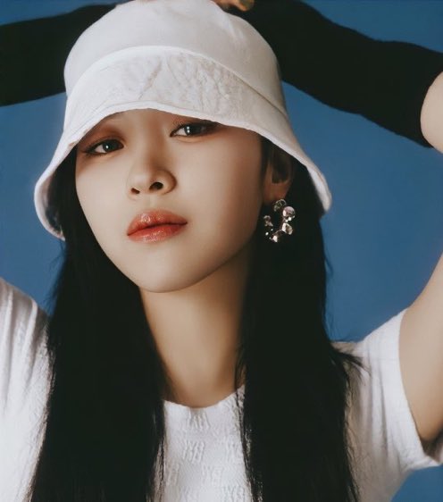 🌼byul🌼 on Twitter: "MIDZYs. Here is the links for the Pre-Order of Ryujin’s Article for Vogue ...