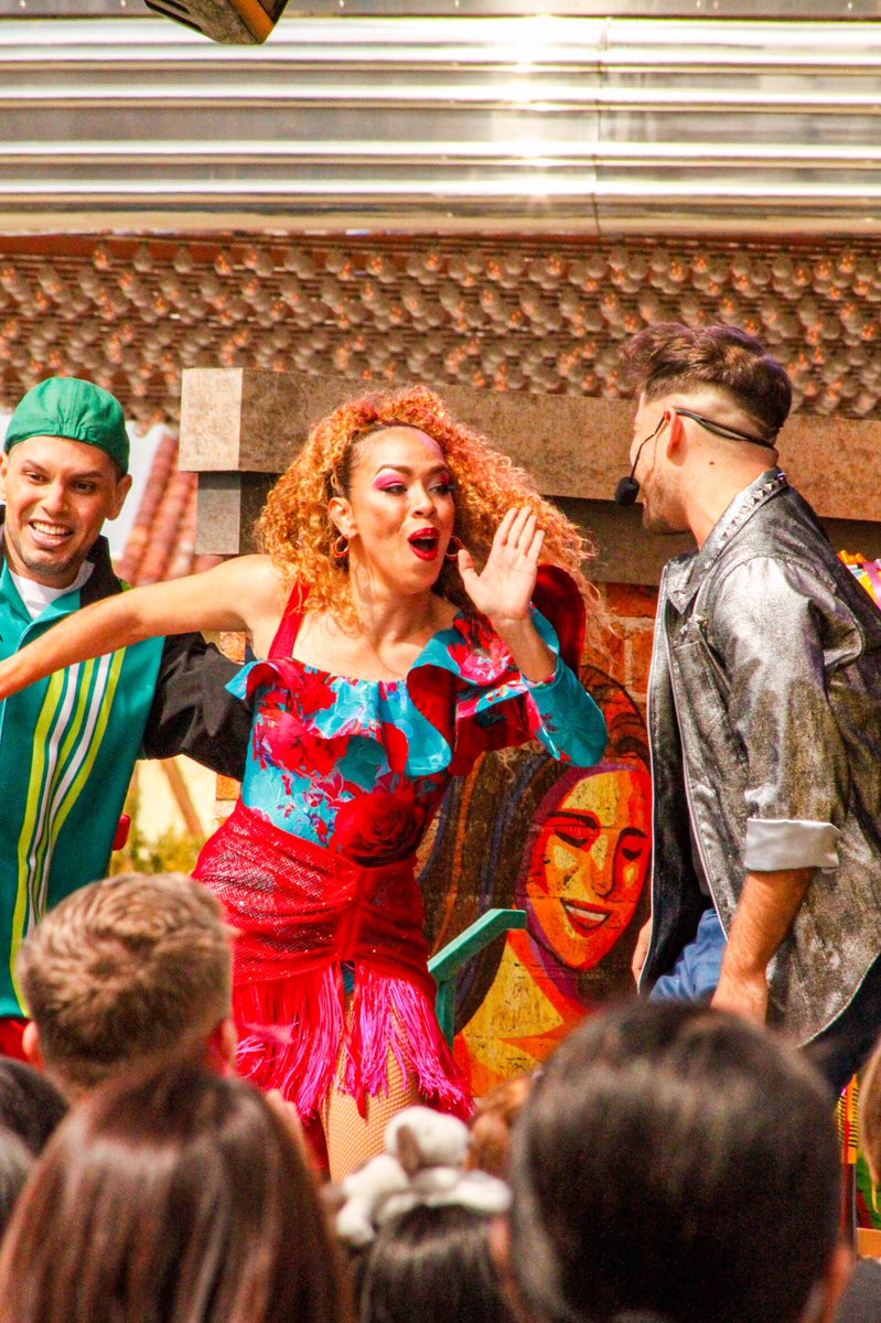 くま🧸 on Twitter: "3/16 (木) 12:40 フィエスタ・ラティーナ #USJ #USJファン"