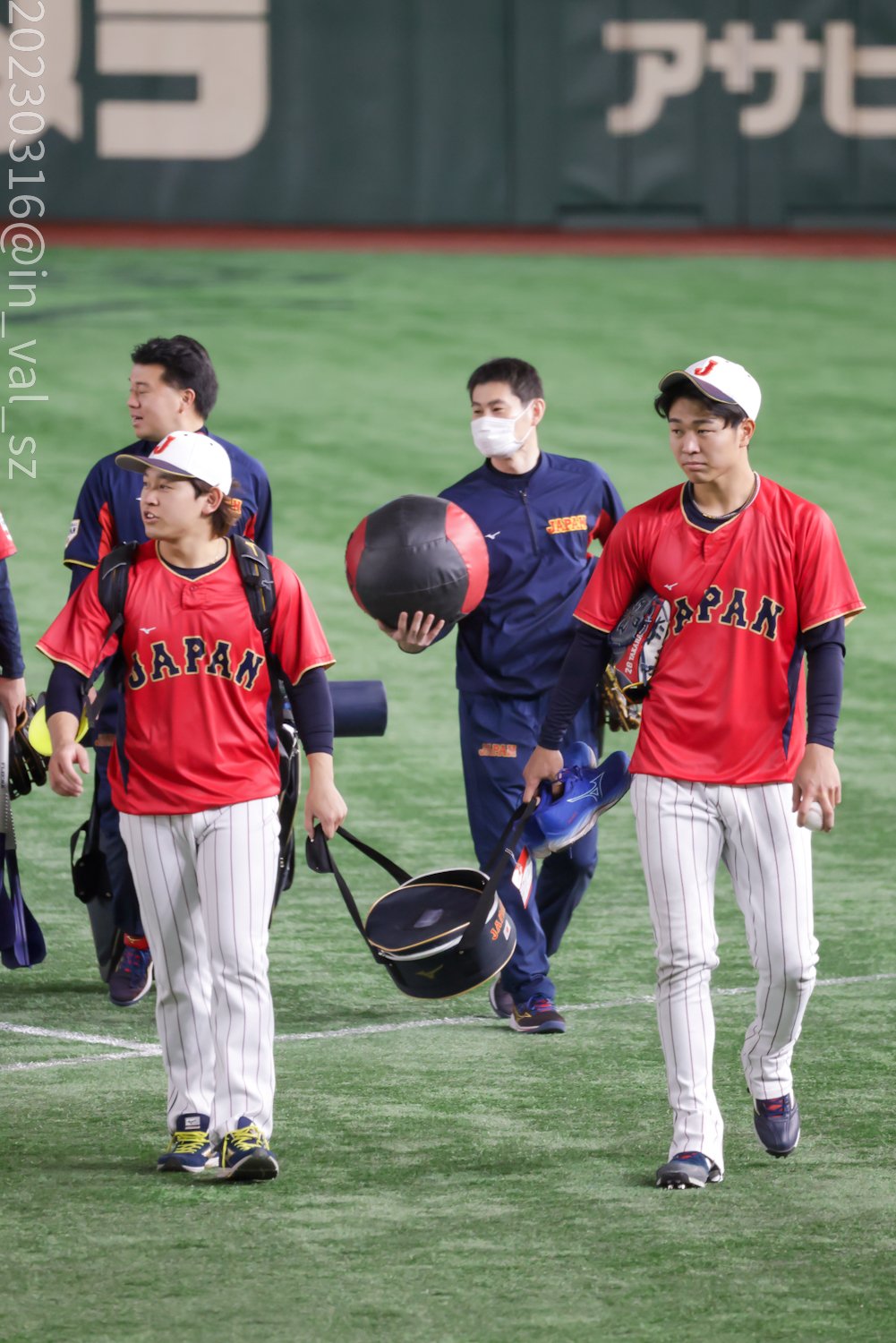 すず on Twitter: "今永さんも丁寧スイングチェックの人だった #WorldBaseballClassic #WBC2023 #20230316東京 #今永昇太 https://t ...