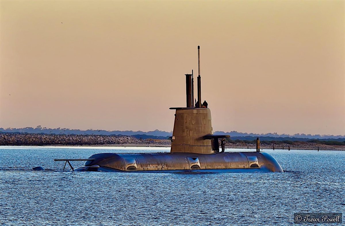 WarshipCam on Twitter: "Royal Australian Navy Collins-class diesel electric guided missile ...