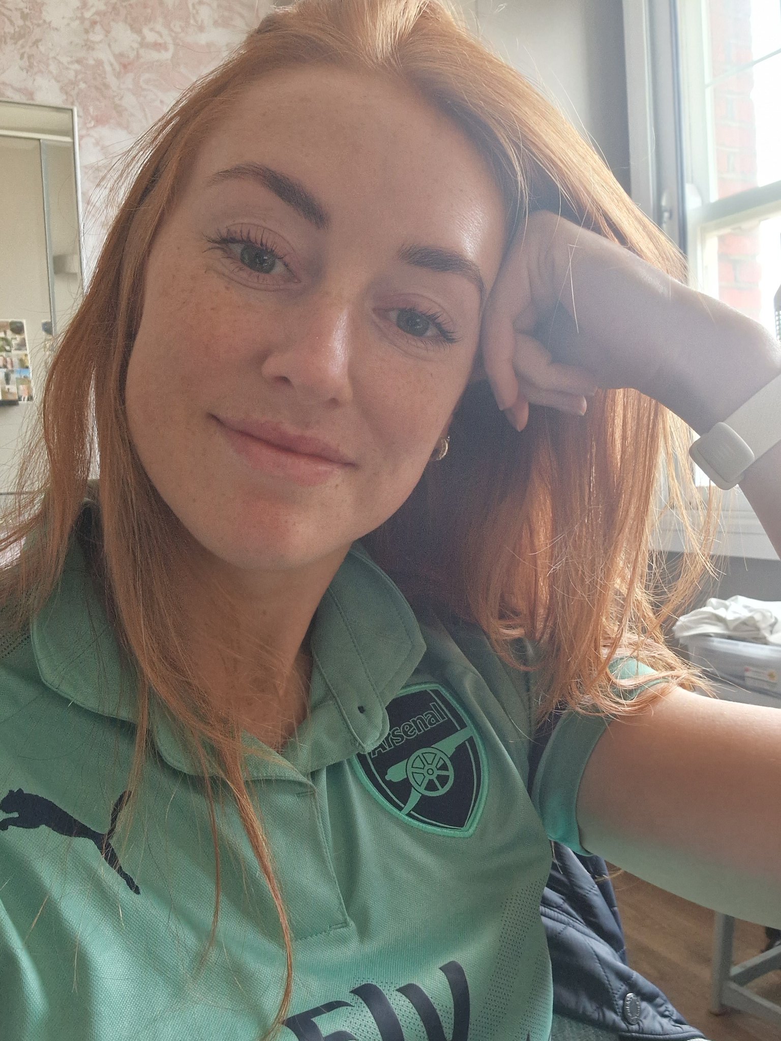 Laura Kirk Facial Meet The Tattoo Covered Greeter Who Charms Wal Mart