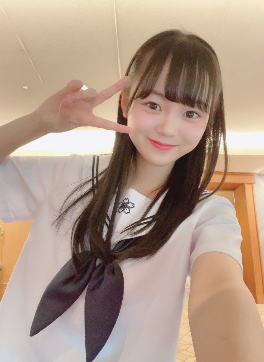 大庭凜咲（HKT48 6期生） on Twitter: "女子高生にへーんしん！！ #HKT48 #大庭凜咲 #jk"