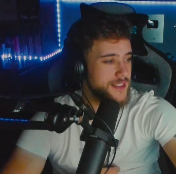 Carly on Twitter: "La verdadera cara de Carola: creído, egoista y desagradable con sus fans ...