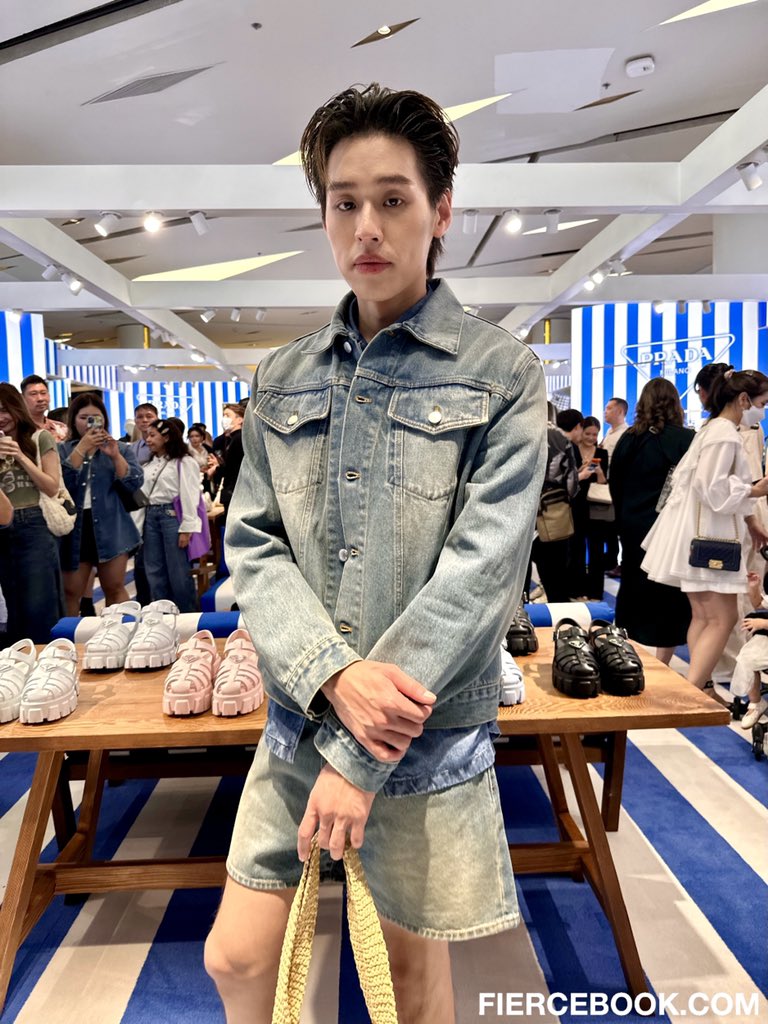 Fiercebook on Twitter: "ส่องลุคบิ้วกิ้นที่งานเปิดตัว Prada Tropico Pop Up ณ สยามพารากอน ...