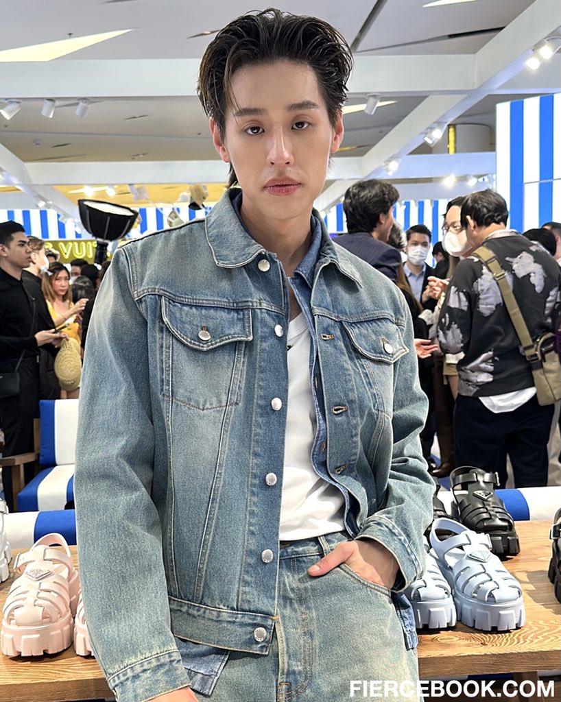 Fiercebook on Twitter: "ส่องลุคบิ้วกิ้นที่งานเปิดตัว Prada Tropico Pop Up ณ สยามพารากอน ...