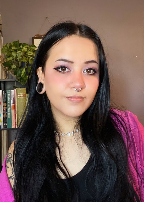 TW Pornstars - Layla Lavender . Fotos y vídeos de Twitter.