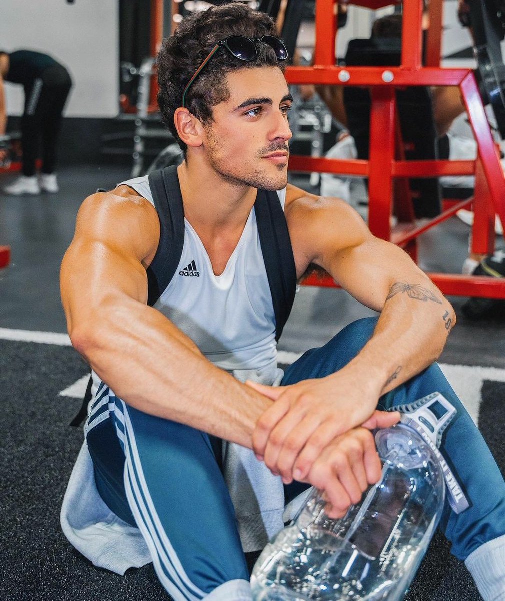 Hot Dudes Good Mood πΊπ¦ On Twitter Rt Male Celeb Ass Hes So Pretty