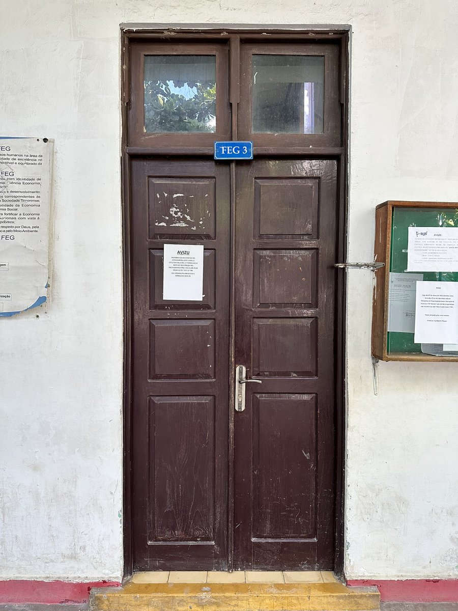 Jalan-jalan sore di area old town Dili sambil jelajah salah satu kampus ...