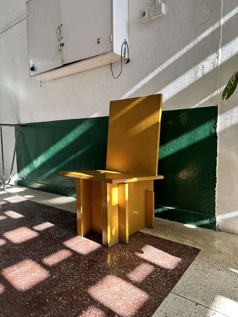 Jalan-jalan sore di area old town Dili sambil jelajah salah satu kampus ...