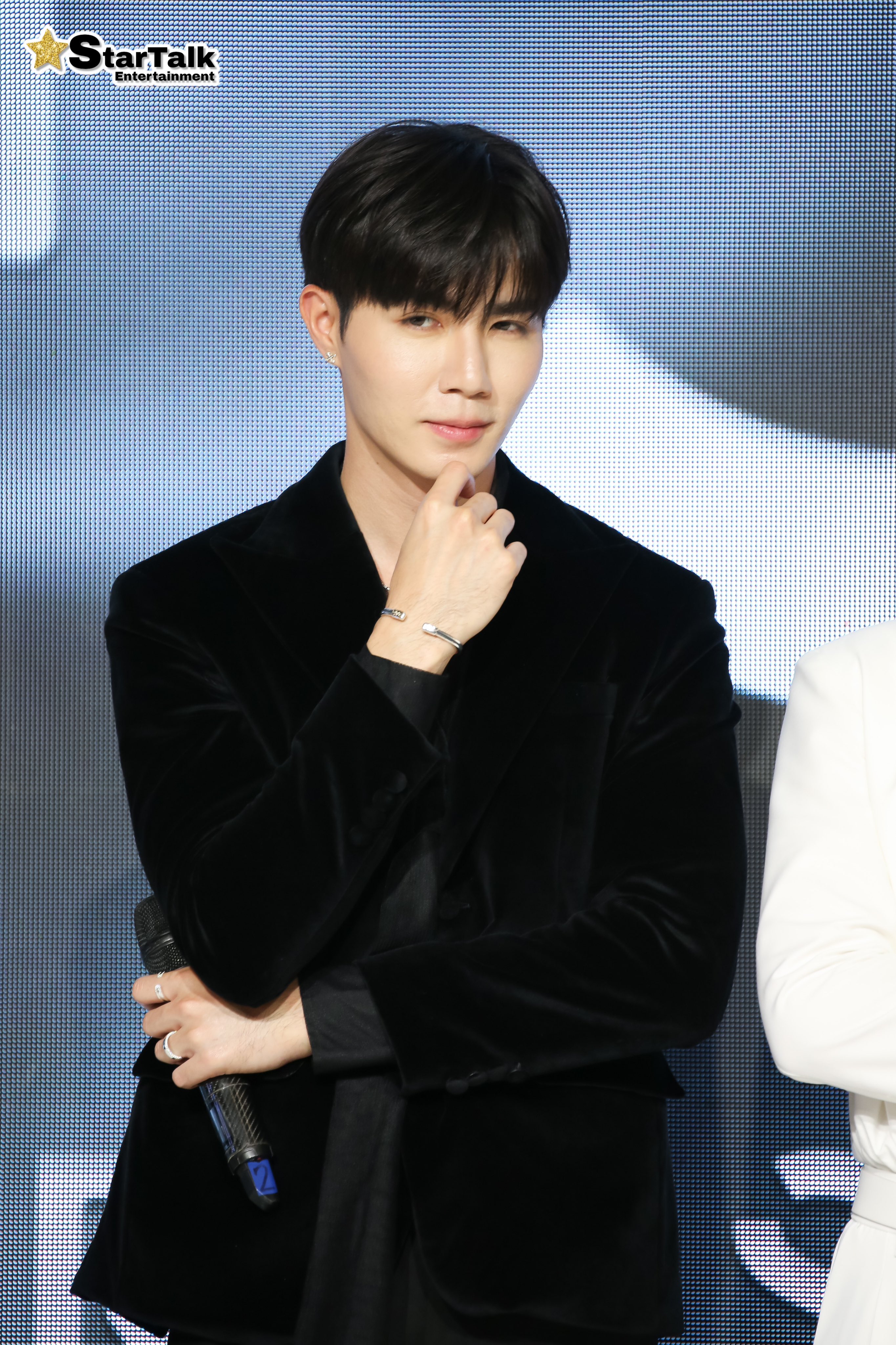 Ellyza (@alwaysazunshine) / Twitter