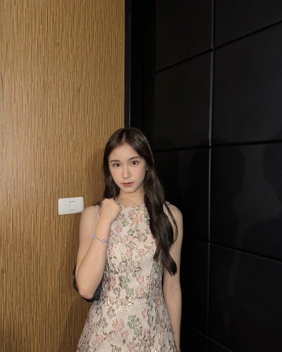 Peysaurus : #PaeyahBNK48 #PaeyahQRRA on Twitter: "— [ 🦕📸 ] peystagram post 1/2 🧁 fb : Paeyah ...