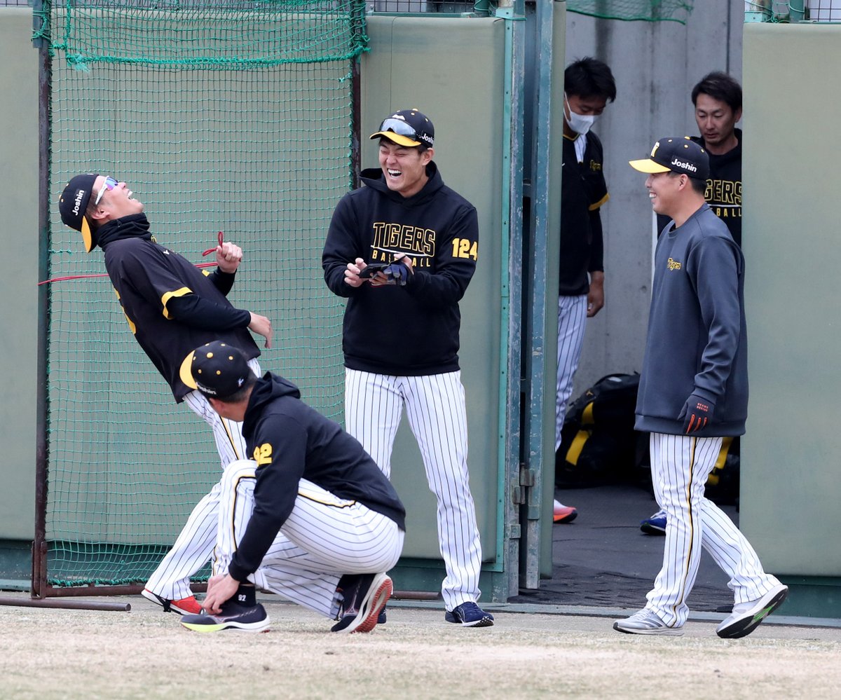 ももタコfeaturing🐯 On Twitter 小田和正 ラブ・ストーリーは突然に ジャケット Cdアルバム のけぞって大爆笑w😂 小田和正と 完全に一致 W 楽しそうで何