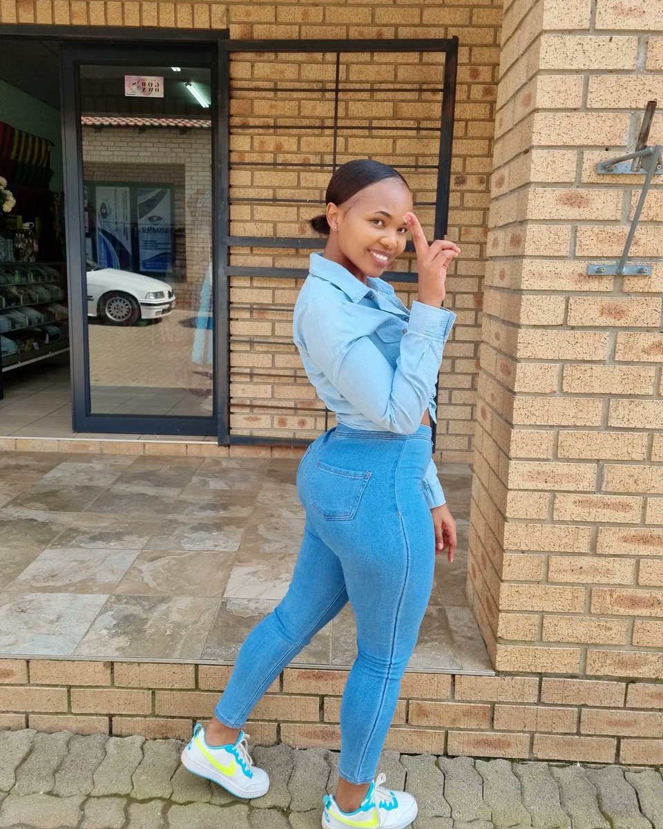 𝑵𝒕𝒐𝒎𝒃𝒆𝒏𝒉𝒍𝒆🤍 on Twitter: "30+"