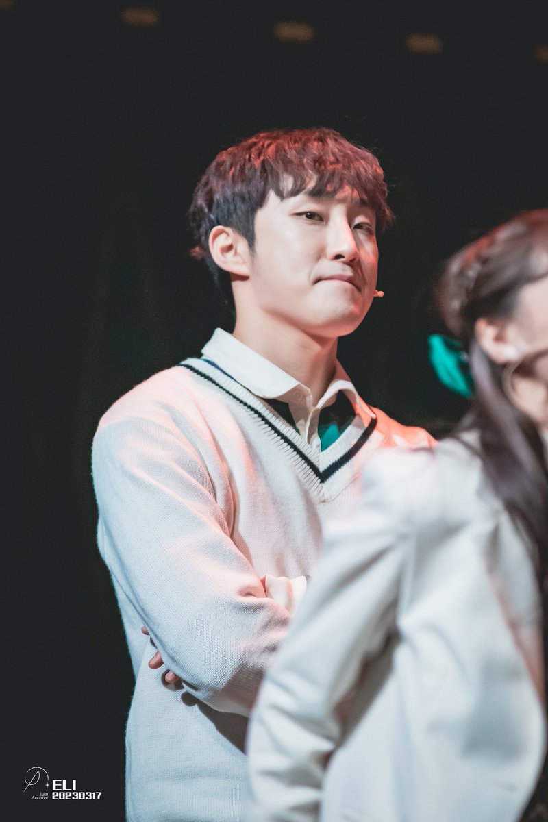 iian VIOLET on Twitter: "20230317 일라이 #꾸벅타임 #배나라 소피 밸그래브. 아, 너도? https://naver.me/G3h4VjYL"