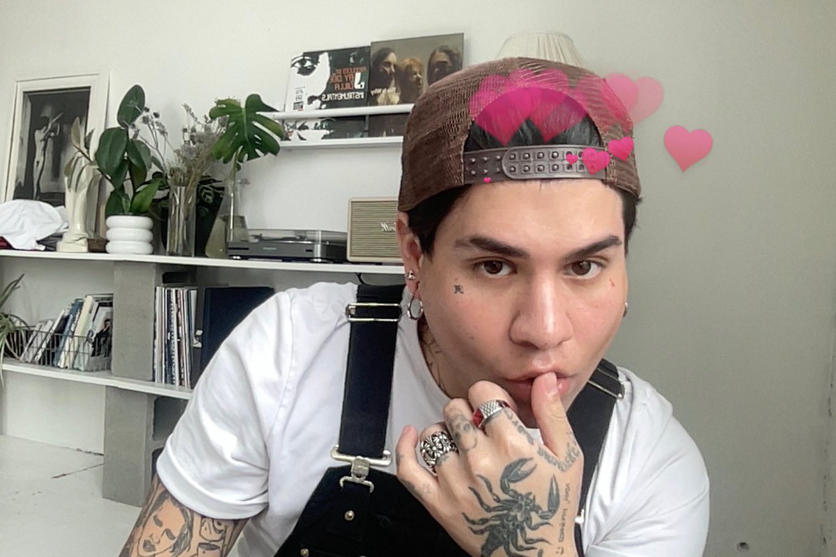 Tatted Twink On Twitter Who Wanna Kiss Me 💓👀