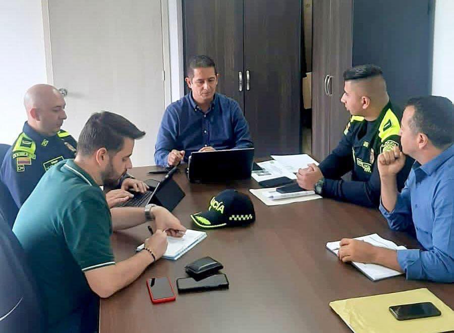 Alcaldía De Girón On Twitter Secretario De Seguridad My Juan Carlos