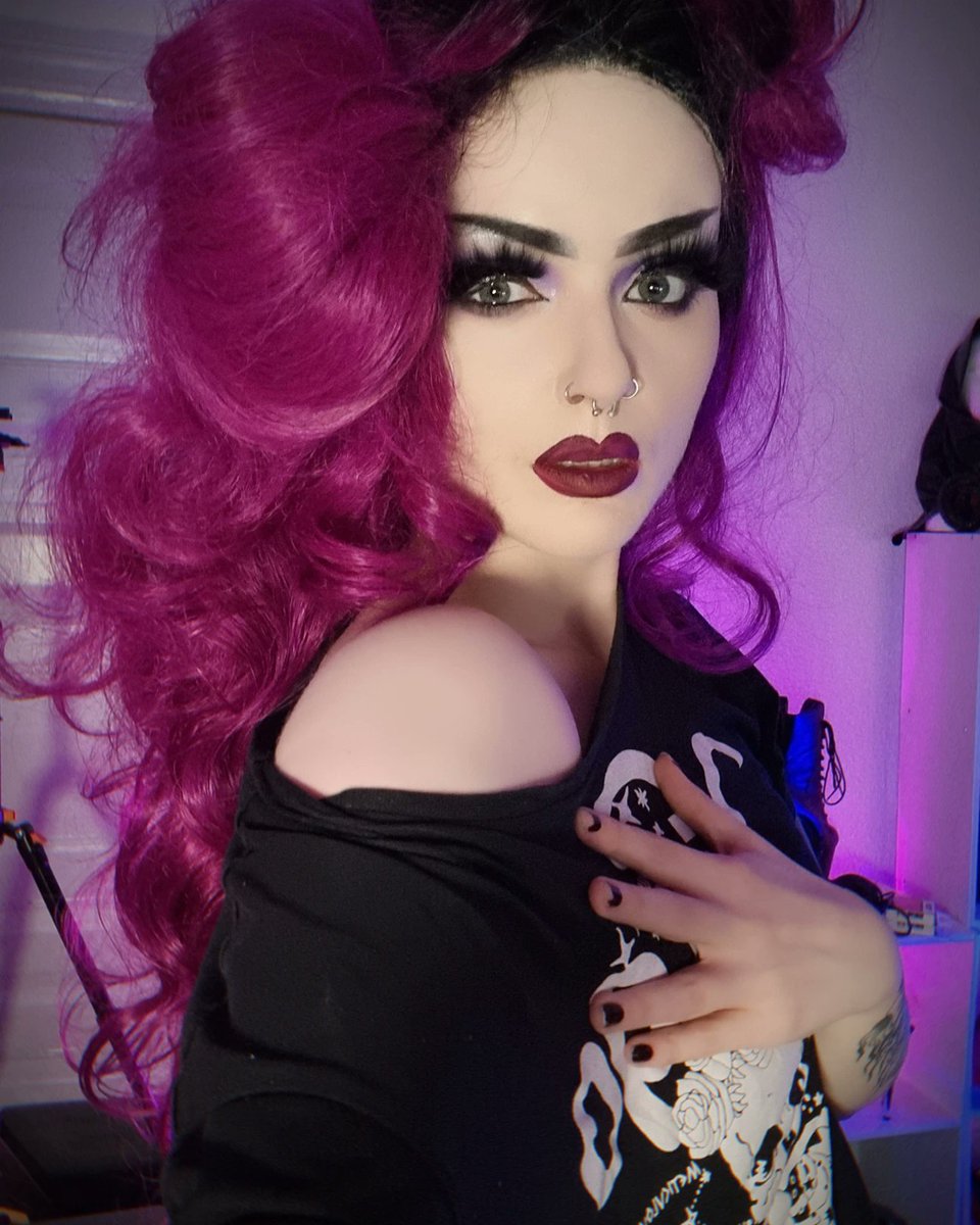 🏴☠️ Empress Poison 🏴☠️ On Twitter I Cant Believe Its My Birthday In 2 Months 🤯🎂 Guess How