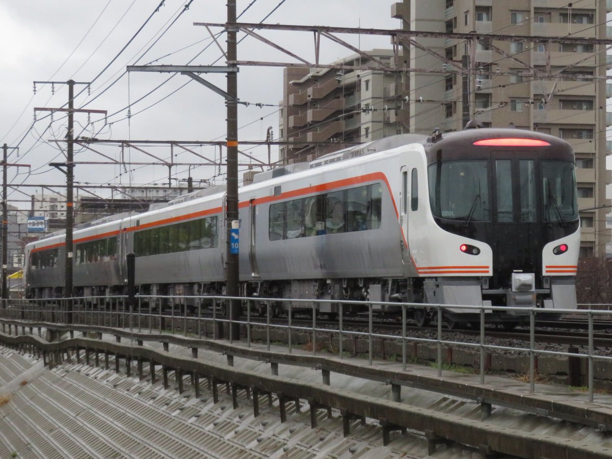 えぬやま on Twitter: "3/18 JR東海HC85系D201編成 2025D 特急ひだ25号 高山行 今朝は··· 今日から｢大阪ひだ｣で運用開始した新型車両HC85系を狙いに高槻 ...