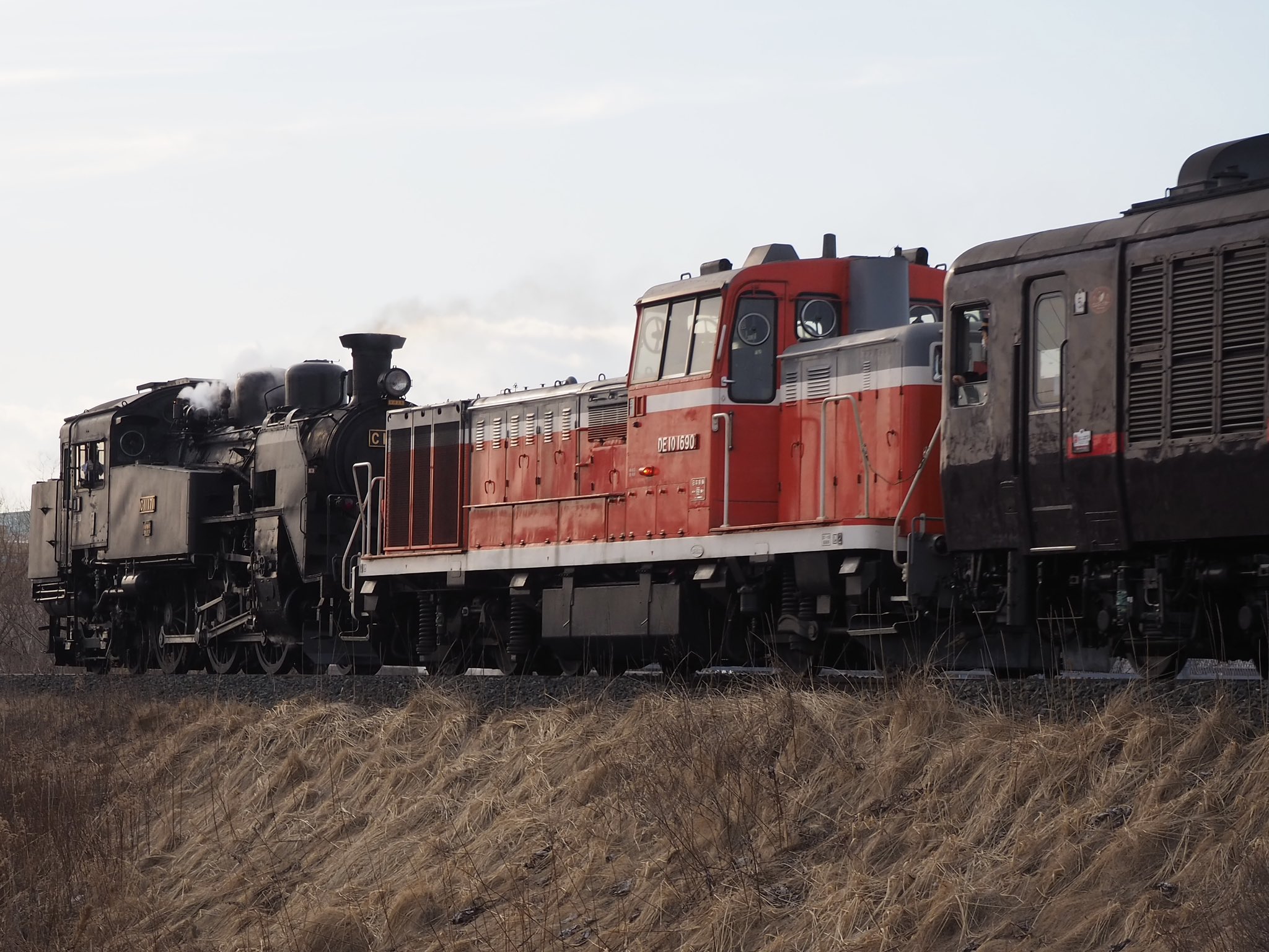 ピリカ on Twitter: "逆機のC11がDE10と顔を合わせた状態で重連…？！ https://t.co/wsmCtSsZMt" / Twitter