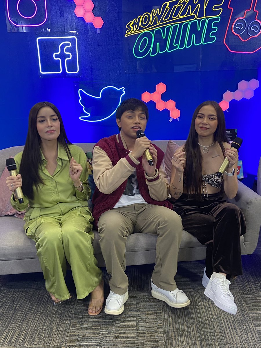 It's Showtime on Twitter: "🫶🏼 Showtime Online Ü na kasama ang squad for today’s vidyow, ANNE ...