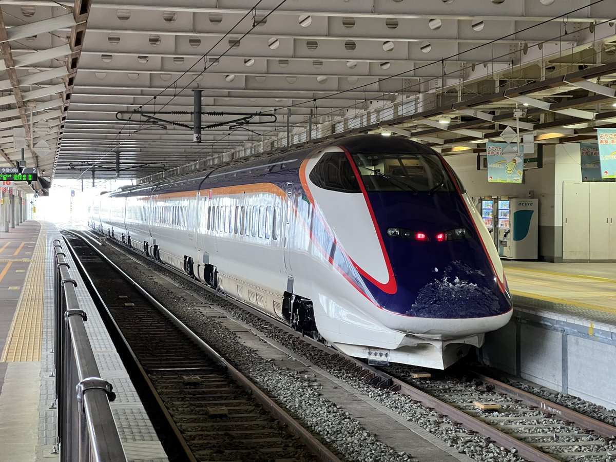 海里 Kairi on Twitter: "つばさ131号新庄行き L66 2分遅れで到着。数十秒の差で湯けむりと並走せず…"