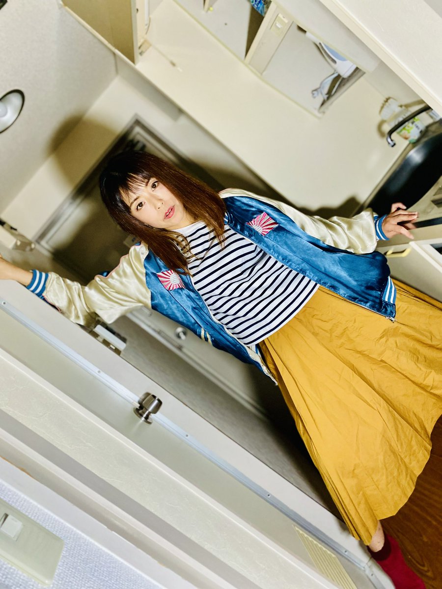 八重子 Yaeko 3 19プルクラ撮影会 On Twitter 今日は素敵なスカジャンを使って撮影でした ️💙🤍 カッコイイ撮影出来たし