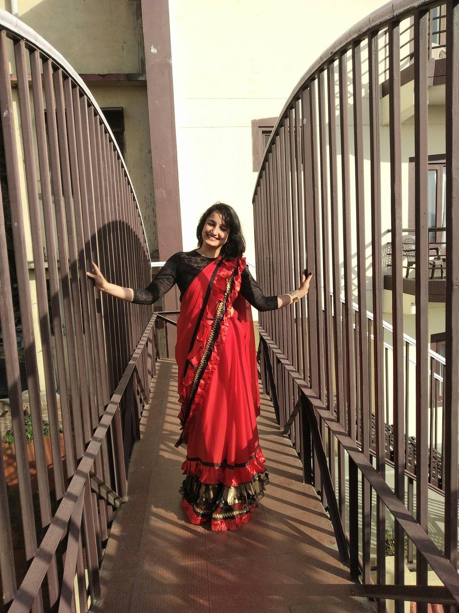 khushi aggarwal on Twitter: "Me obsessed with black saree yes bitchhh yess>>>💫💕"