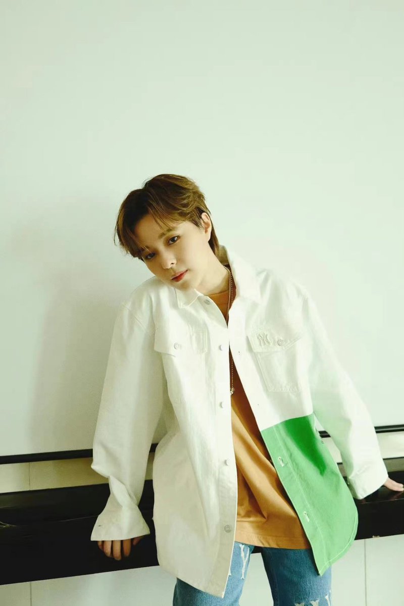 Por Prapaporn 陈宝华 on Twitter: "RT @FcSunnee: 18032023 Sunnee杨总工作室 weibo update รูปบอสหยาง ...