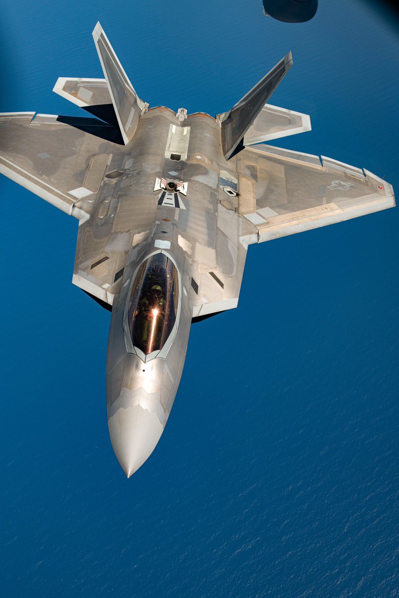 銀時＠提督 on Twitter: "RT @kadonkey: An F-22A Raptor assigned to the 525th Fighter Squadron departs ...