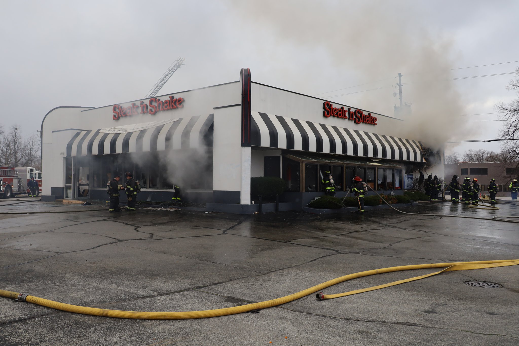 Indianapolis Fire Department 🚒 on Twitter: "3:44 PM - Firefighters from #IFD, #PTFD, #SFD and # ...